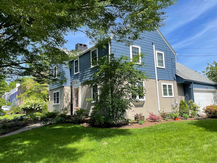 East Side Near Brown U., Restaurants, Shops - Providence, RI