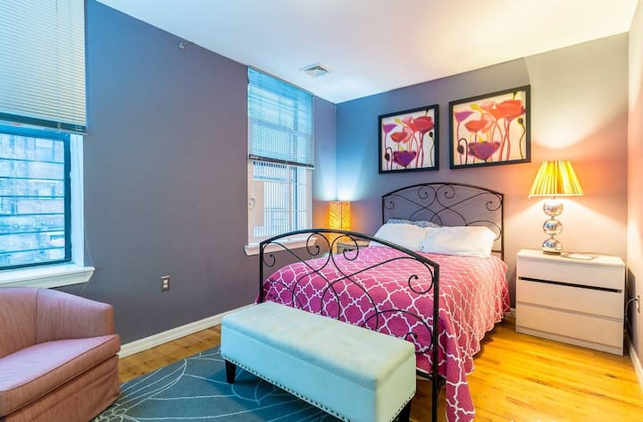 Comfortable Strivers Row Hideaway - Monthly Rental - New York