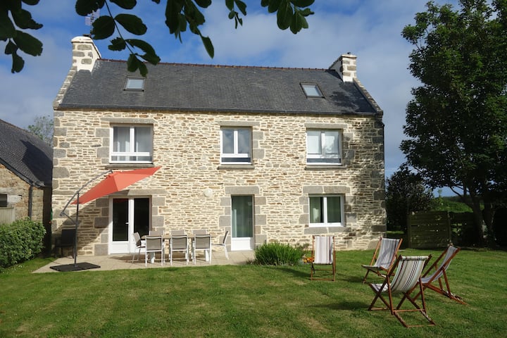 Maison Typique De La Côte Sauvage Au Bout Du Monde - Plouarzel