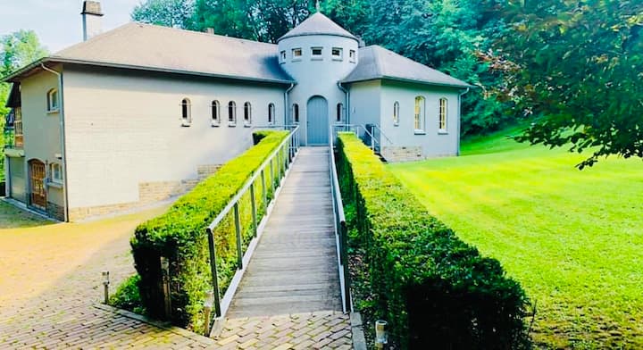 Grey House, Une Maison De Vacances Atypique! - Sprimont