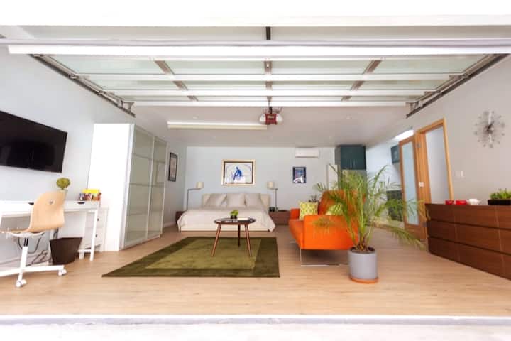 Guesthouse W/ Swimming Pool By The Grove & Melrose - Hollywood, CA