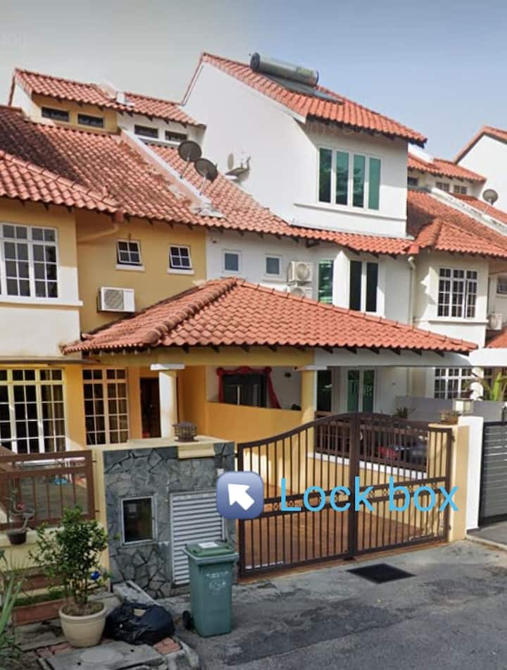 3 Storeys House W 5 Bedrooms | 5 Mins To Midvalley - Kuala Lumpur
