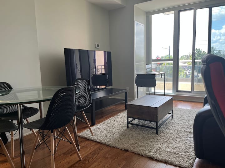 Location Convenience Yonge/16th - Richmond Hill