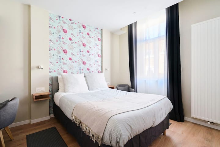 Chambre 3* Avec Salle De Douche Et Wc Privatifs - Mouscron