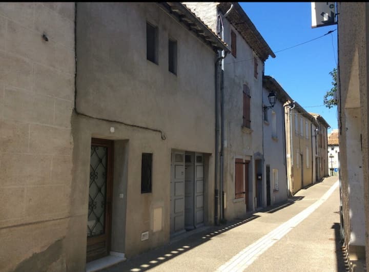 Maison Traditionnelle De Village ( 4 Chambres) à 8 Km De La Cité Médiévale De Carcassonne Et à 45 Minutes Des Plages De La Méditerranée. - Carcassonne
