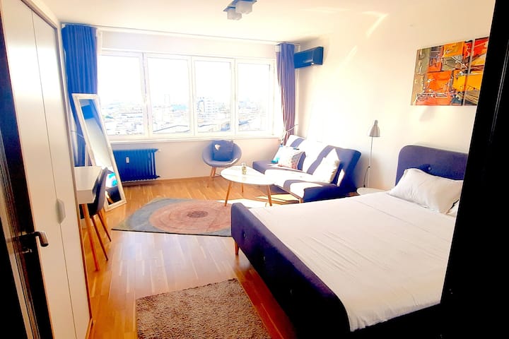 Azaleea Studio: Central Lovely Studio - Bucarest