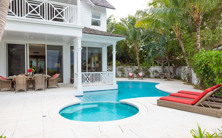 Stunning Waterfront Property + pool + dock - Houses for Rent in Harbour ...