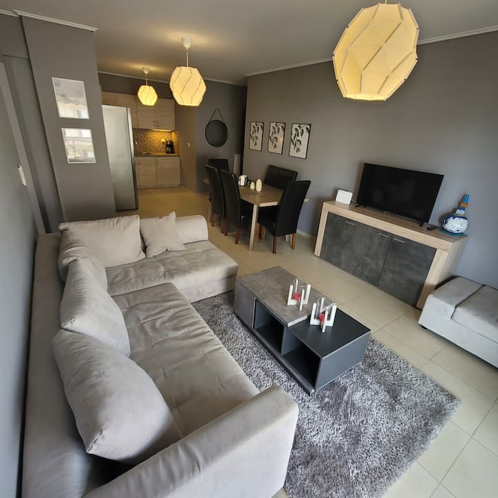 Modern 2 Bedroom Condo By The Sea - Kalamata