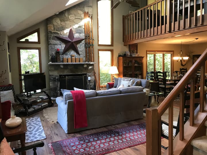 Relaxation 101: A 4-season Gem All Will Enjoy! - Pocono Pines, PA