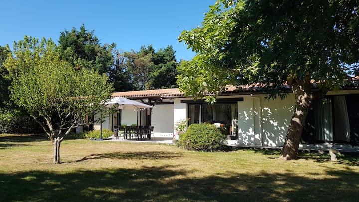 Maison Agréable Au Coeur Du Médoc - Lesparre-Médoc
