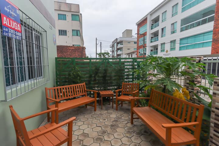 Casa Com Conforto Para Até 8 Pessoas, Bombas Sc - Bombinhas