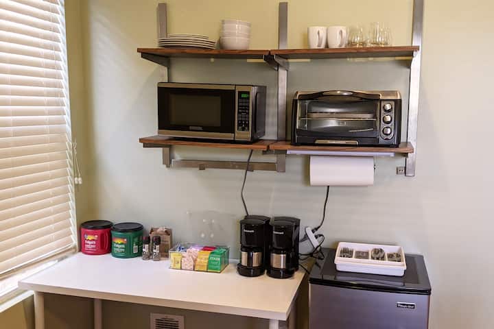 Large Bedroom Steps From Subway (2nd Flr Room) - New York City