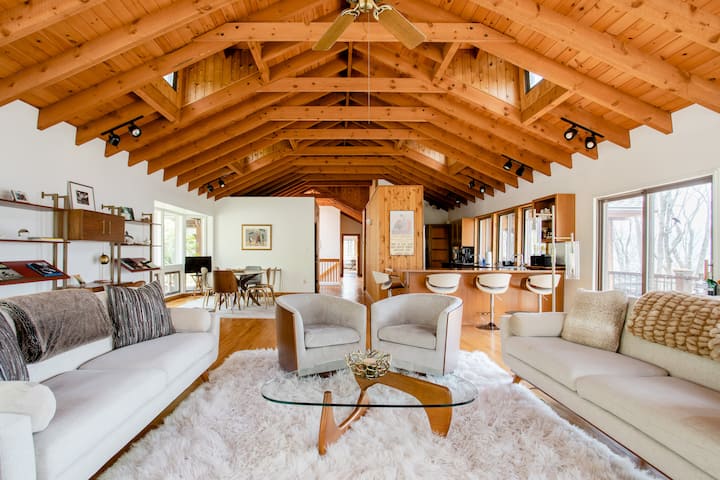 Modern Mountain Chalet On 15 Acre Catskills Estate - Phoenicia, NY