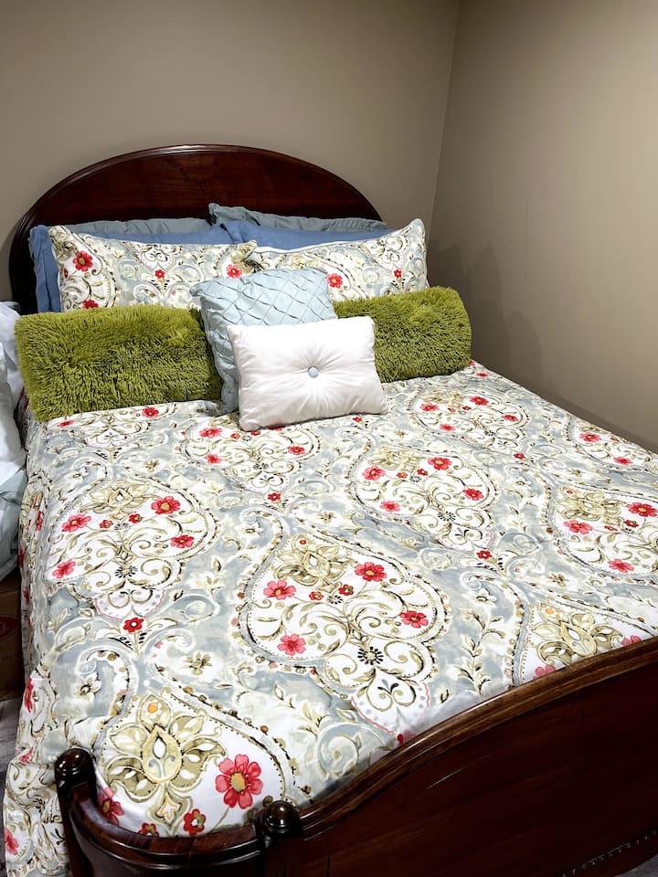 Newly Remodeled And Updated! - Racine, WI