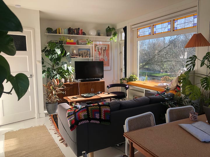 Light Filled Canal-side Apartment In Amsterdam - Amsterdam