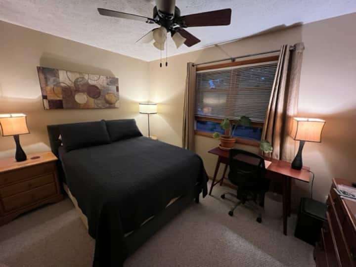 Whispering Willow - Close To Campus And Hospital - Bloomington, IN