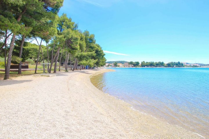 House 5 Minutes From Beach With Free Parking Space - Tisno