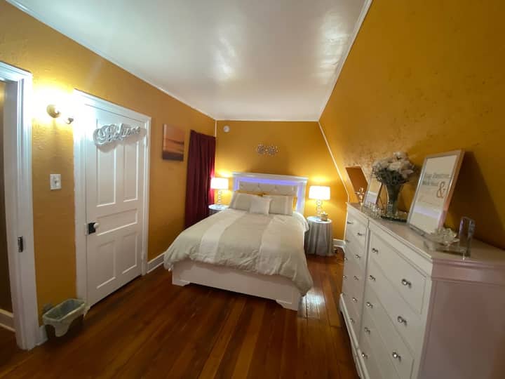 Starlight Room Near Lehigh Univ/ St Luke's Hosp - Bethlehem, PA