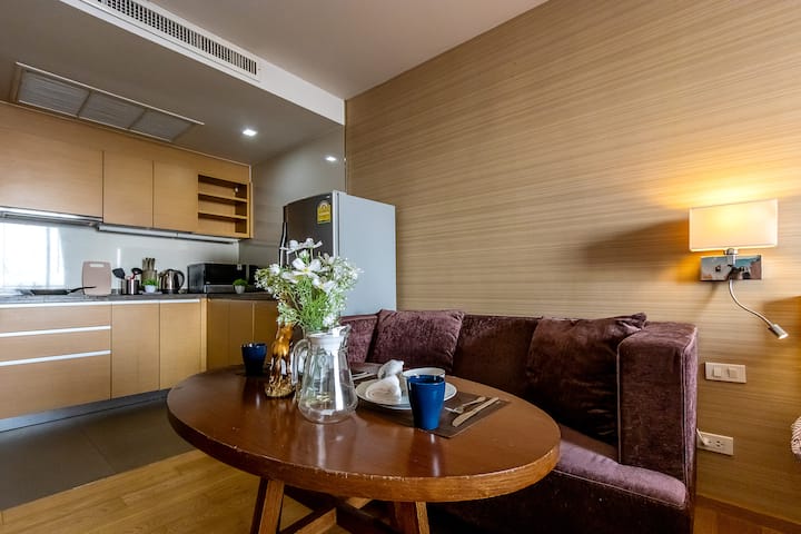 Tc Contel @ Jc Kelvin Sathorn Chong Nonsi - Bangkok