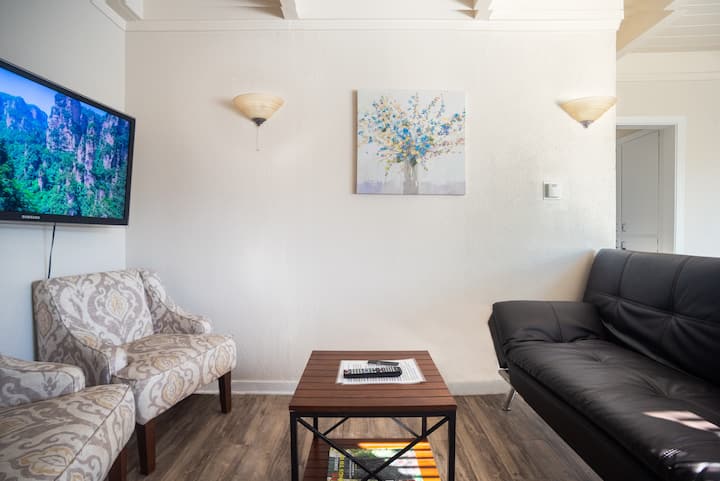 Comfy, Cute; Fenced Patio, Pets Ok; Central Eureka - Eureka, CA