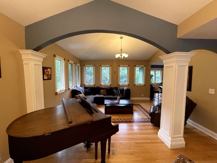 6 Bedrm/3 Bath Retreat/reunion, Hot Tub, Fireplace - Wheaton