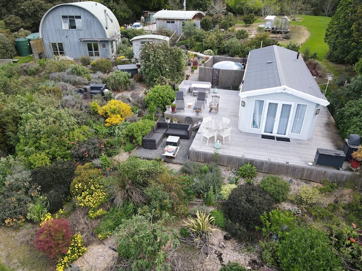 Relax At Red Earth Gardens - Pōkeno