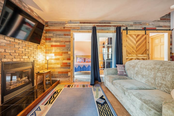 Centrally Located Free Parking Boulder Dream Loft - Boulder, CO