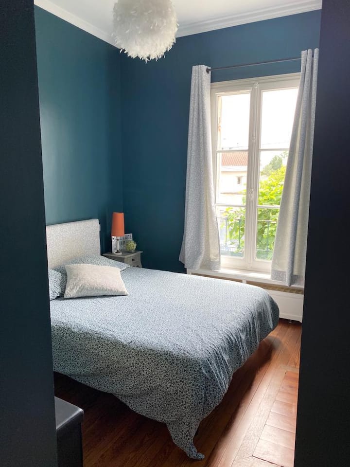 Chambre Dans Maison De Campagne à La Ville - Le Bouscat