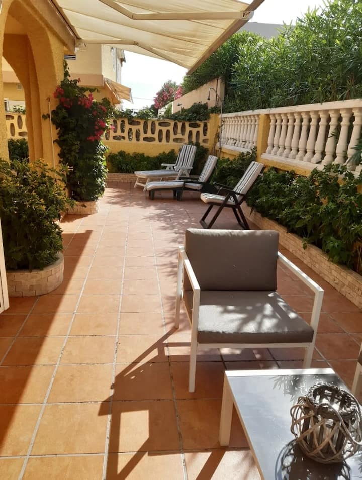 Maison De Plage Avec Terrasse Et Grenier. Perelló - El Palmar