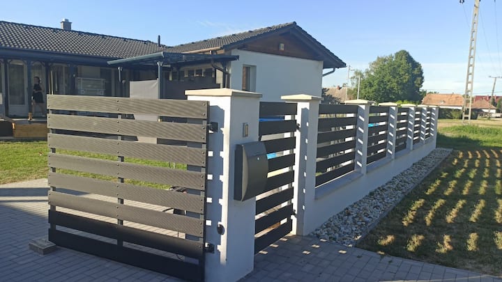 Családi Ház Klímával Akár 10 Főre - Siófok