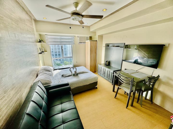 Studio In Avida It Park W/ High Speed Wifi + Cable - Cebu