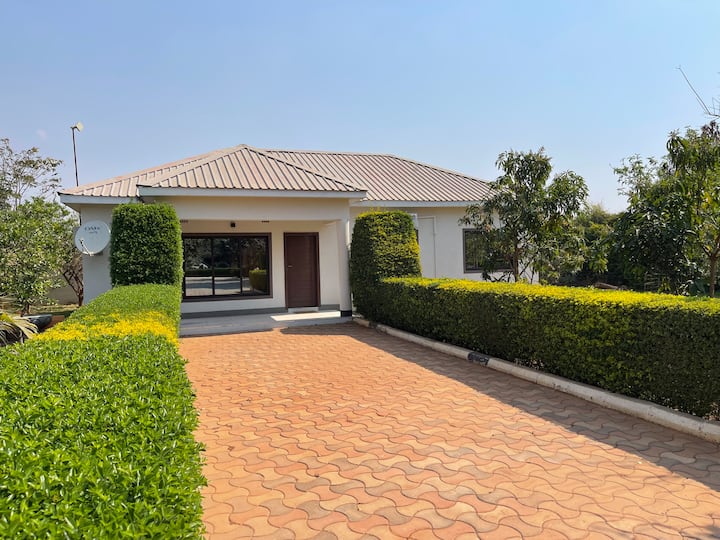 Modern, Fully-equipped Serene Guest House - Zambia