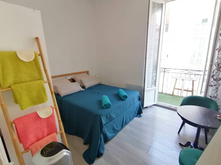 Chambre Cosy Pour Séjour Agréable - Nice