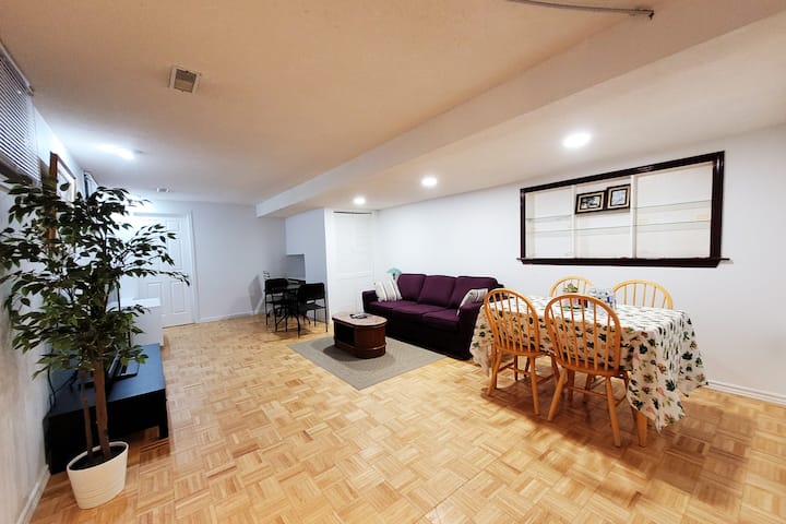 Cozy 2-bedroom Lower Apartment 静颐之家 - Toronto