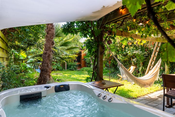 Botanical Room & Garden With Jacuzzi, Sauna &Bikes - Gand