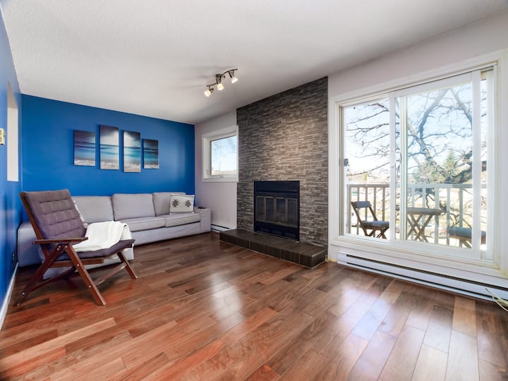 Chez Nous - Multi Levels 85' Tv W/ Free Parking - Winnipeg