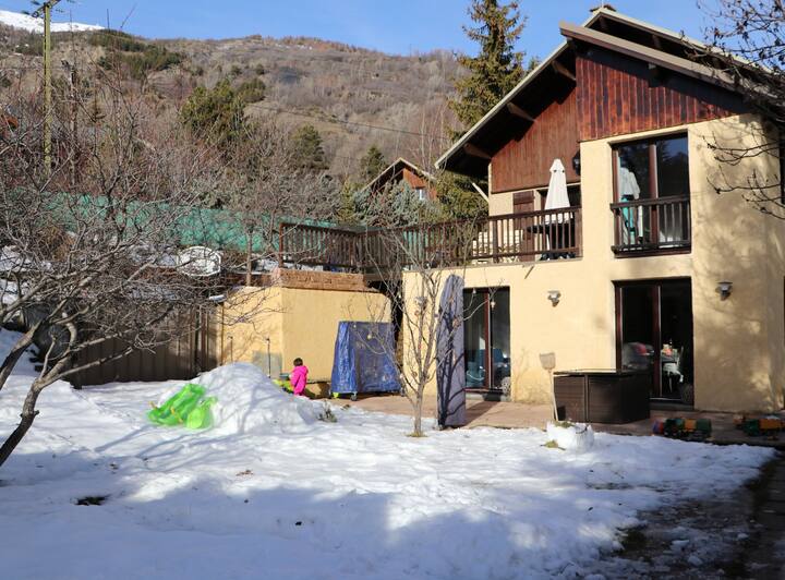 Bel Appartement Et Jardin Dans Maison De Montagne - Briançon