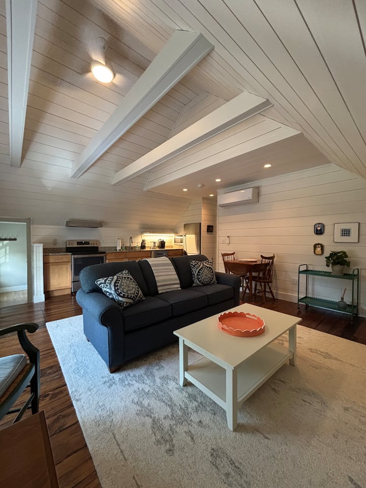 Fresh & Convenient Belfast Stay - Belfast, ME