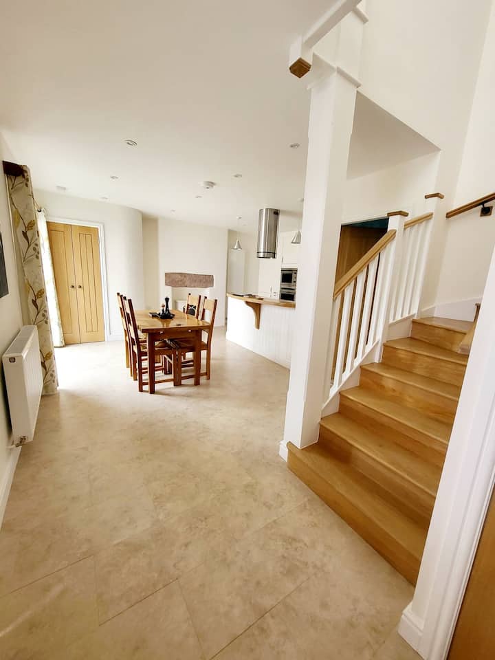 Rose Cottage,  Luxury, Central, Free Parking - Inverness, UK