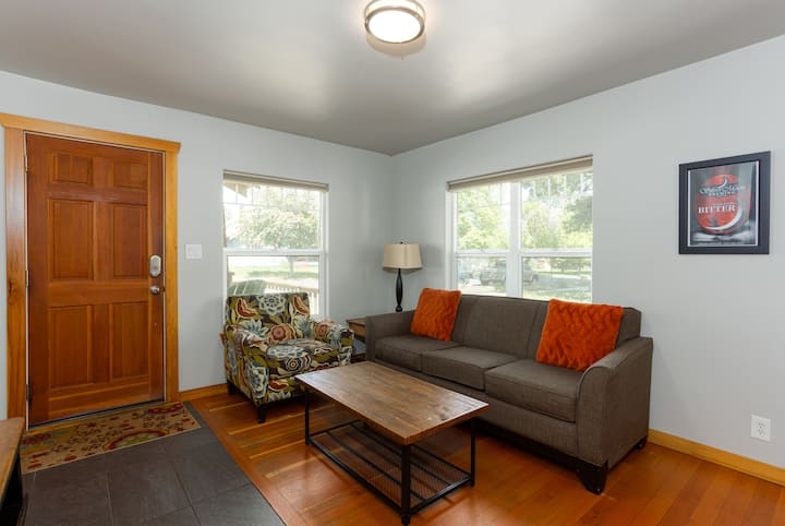 Location, Location! King Beds, Hot Tub - Bend, OR