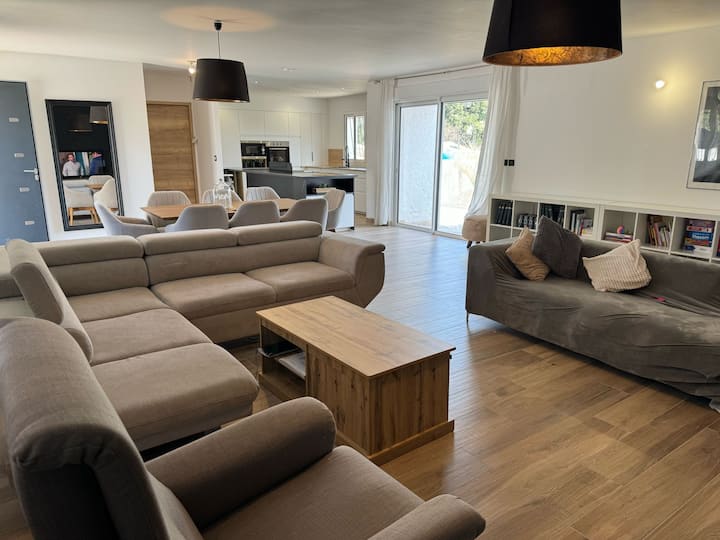 Magnifique Villa Avec Piscine Dans Le Grand Calme. - Nîmes