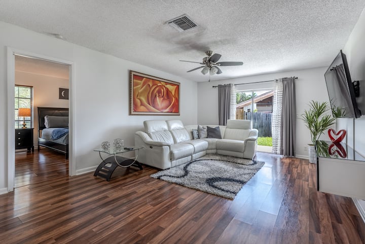 Lovely Home In The Heart Of Wellington Wef - Royal Palm Beach, FL