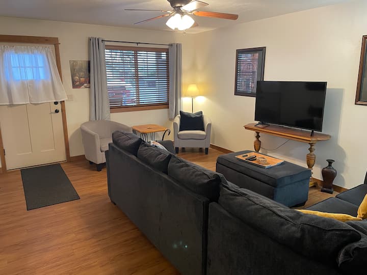 Fabulous Newer Uptown Butte Apartment - Butte, MT
