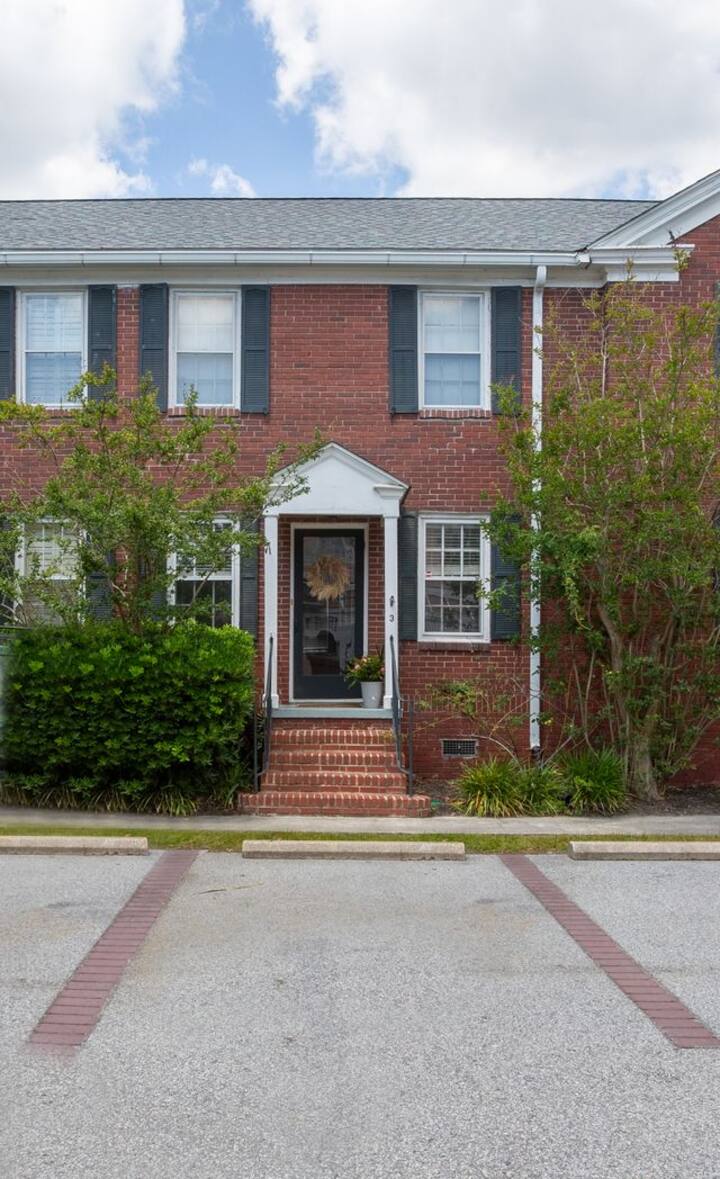 Broad Street Bungalow - Charleston, SC