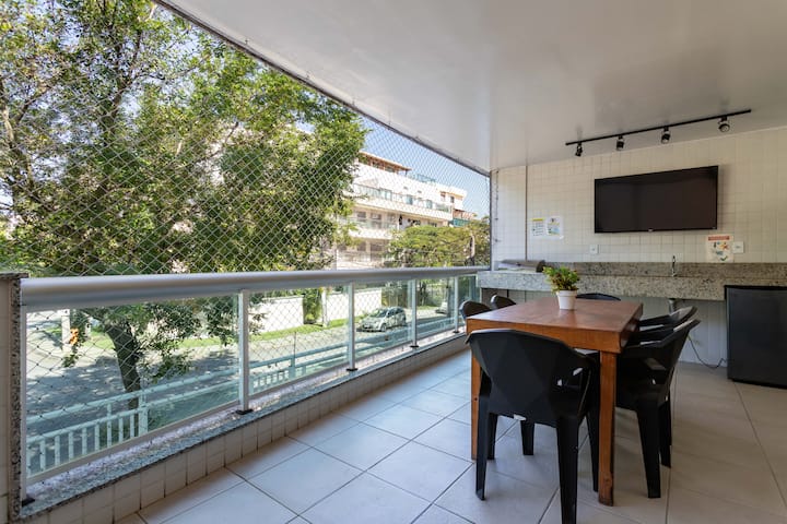 Churrasqueira, Varandão, 3 Quartos E 2 Vagas - Recreio