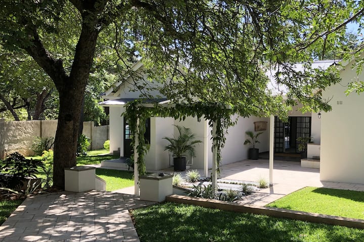 Luxury Homestay | Victoria Falls - Victoria Falls