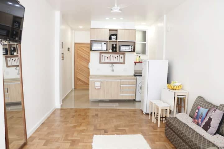 Stay In The Heart Of Copacabana, Near The Beach ~ - Rio de Janeiro