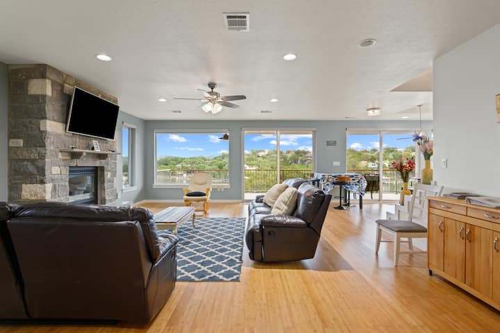 Sunset Cliff Retreat On Lake Buchanan - Inks Lake State Park, Burnet