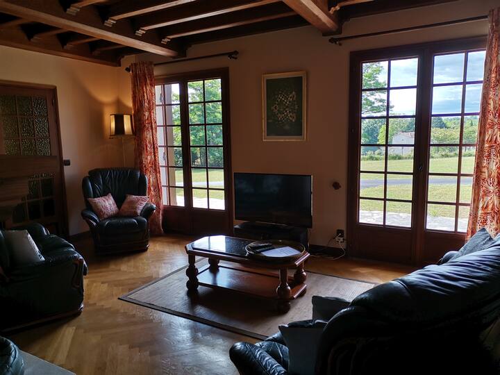 Maison Spacieuse à La Campagne - Charente