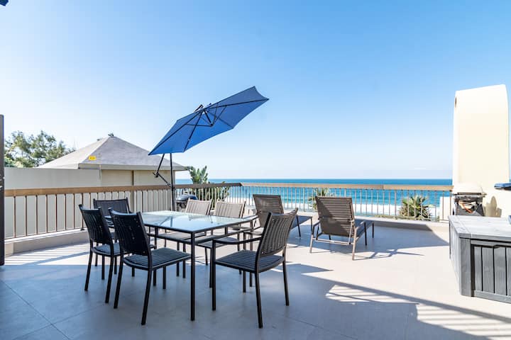 Relax In Style With Gorgeous Ocean Views - Dolphin Coast